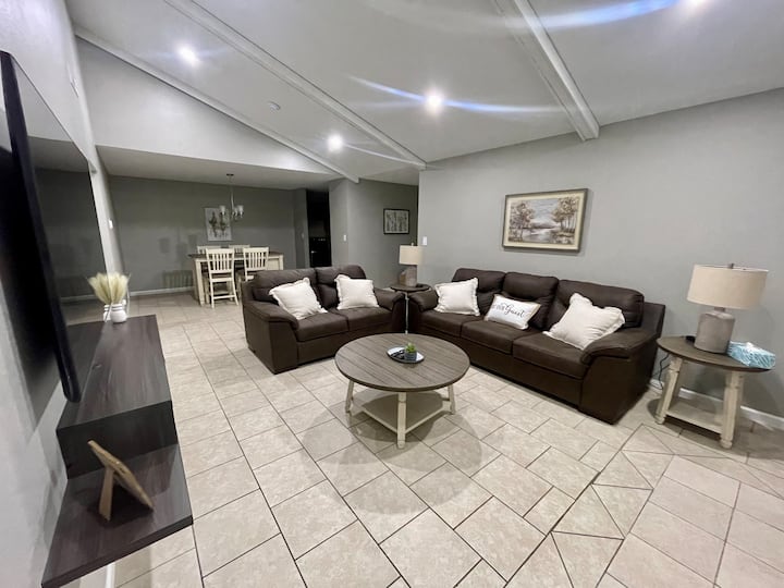 Renovated Cozy And Clean House Near Uofa - Fayetteville, AR