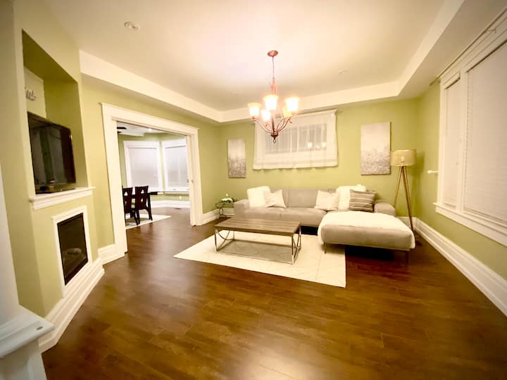 Beautiful Home Minutes From The Falls! - Niagara Falls