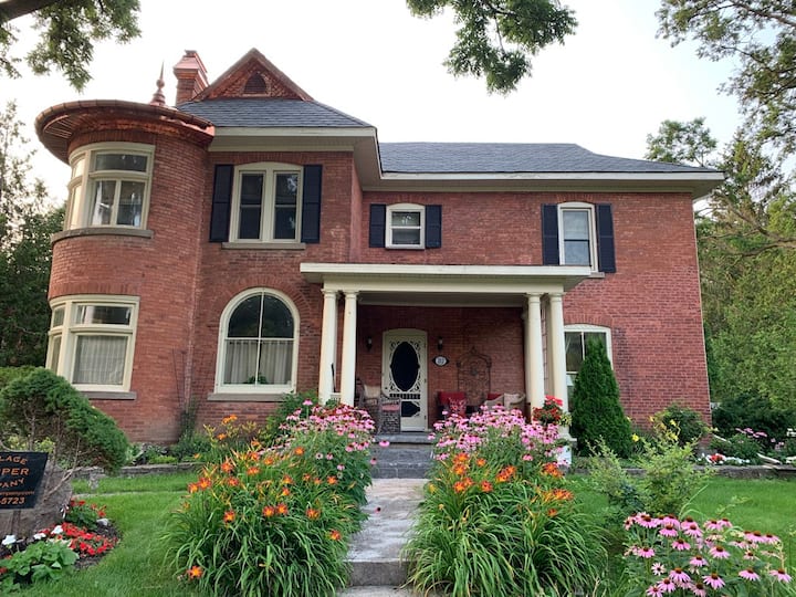 Welcome To The River House-queen Bedroom - Meaford