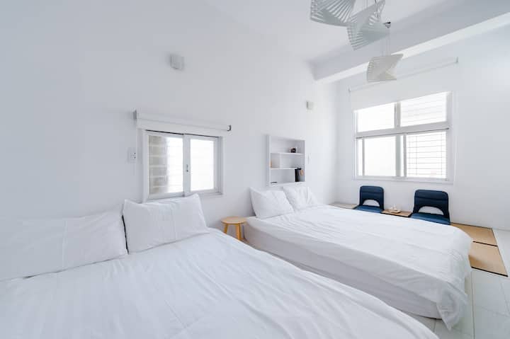 台南微醺文旅|高級家庭四人房_附浴缸|古城老屋|保安路美食|海安路|中西區藍晒圖|新光三越 - 타이난