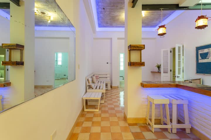 Amy’s Artistic Apartment/top Location/internet - Kuba