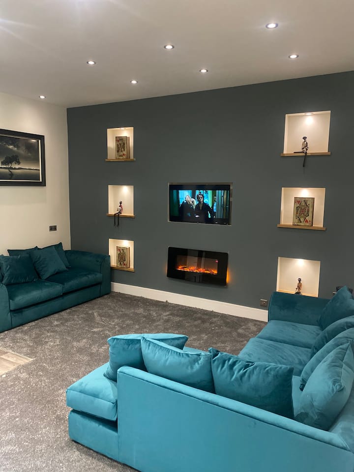 The Mews, Bowness Centre, Lake Access - Windermere