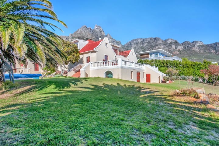 Cape Dutch Mansion In Camps Bay - Camps Bay