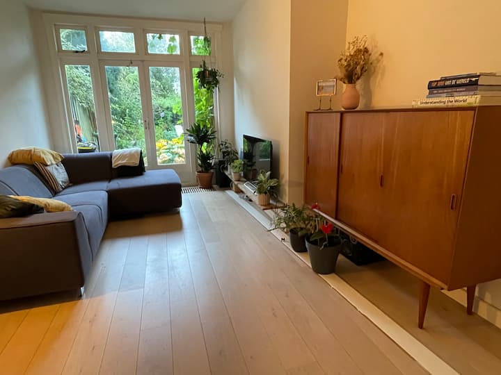 Gehele Woning Met Heerlijk Grote Tuin. - Scheveningen