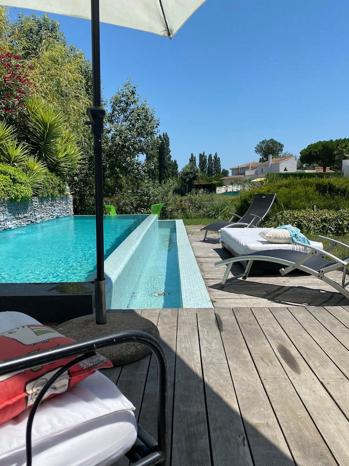 Villa Face Au Golf Avec Piscine à Débordement - La Grande-Motte