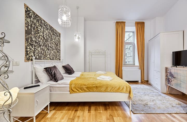 New Rezident <En Provence> 2bdr Central Apartment - Bucharest