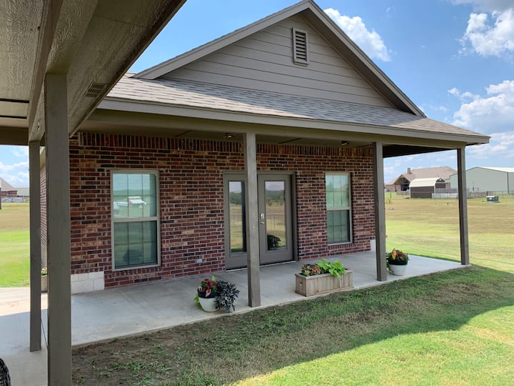 Guesthouse With Patio And Grill - Tulsa, OK