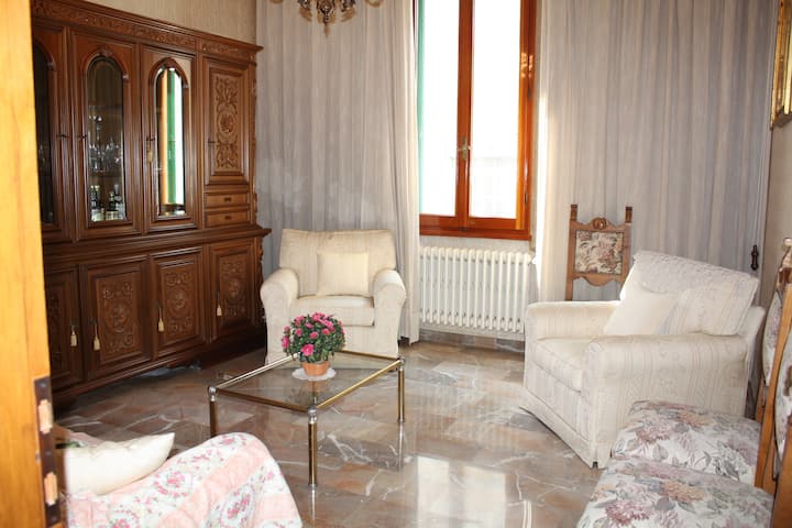Elide House - Condominiums for Rent in Florence, Toscana, Italy - Airbnb