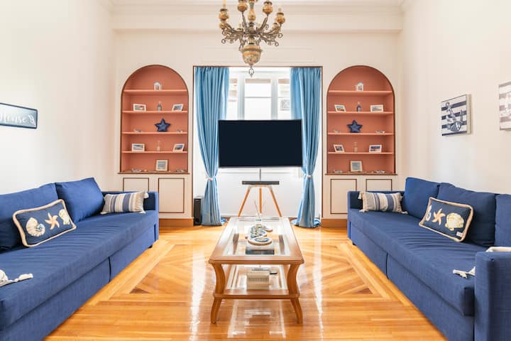 Nautical Vintage Apt Avdi Sq.@ Acropolis + Parking - Athen