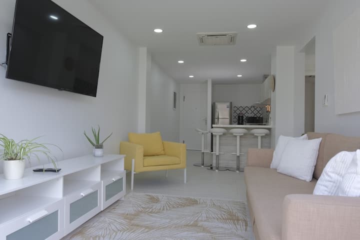 New! Condo W Pool & King Bed In Palm Beach! - Aruba