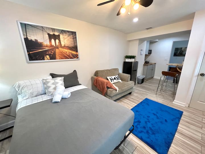 Private Studio & Bath. Parking, Patio & Laundry! - スタンフォード, CT