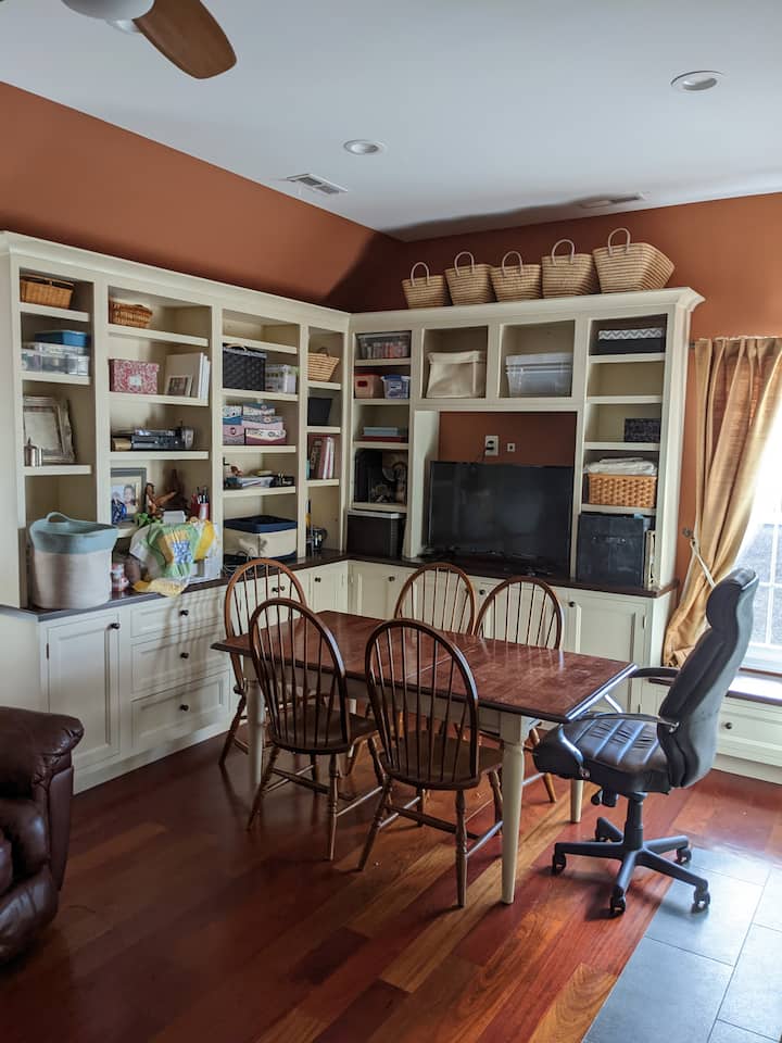 Studio Apartment, Private Bath & Sitting Area - Warrenton, VA