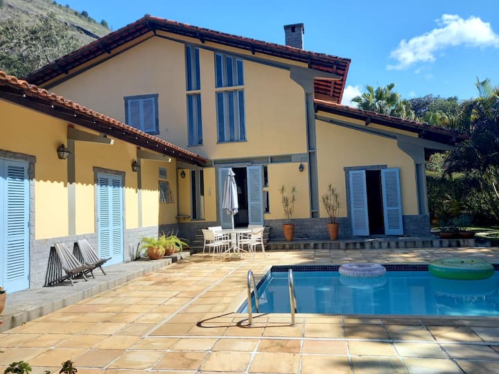Casa Em Araras, 4 Quartos, Piscina E áRea Gourmet - Petrópolis