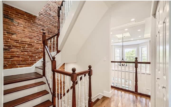 Gorgeous Home In The Baltimore Art District - Baltimore