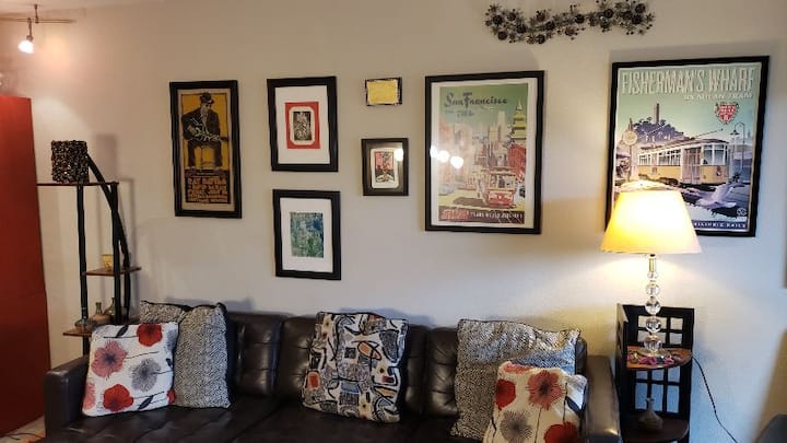 Lovely Condo On The Spectacular Willamette River - Portland, OR