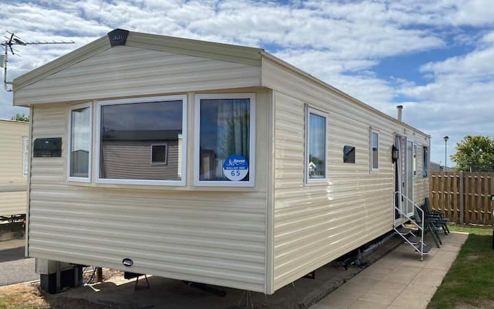 3 Bedroom Holiday Caravan With Parking Space. - Bognor Regis