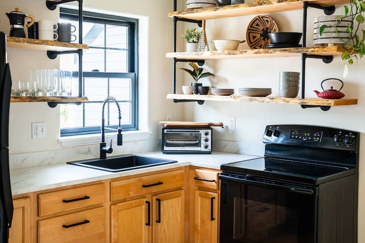 Mountain View Guesthouse In Whitefish, Mt - Whitefish, MT