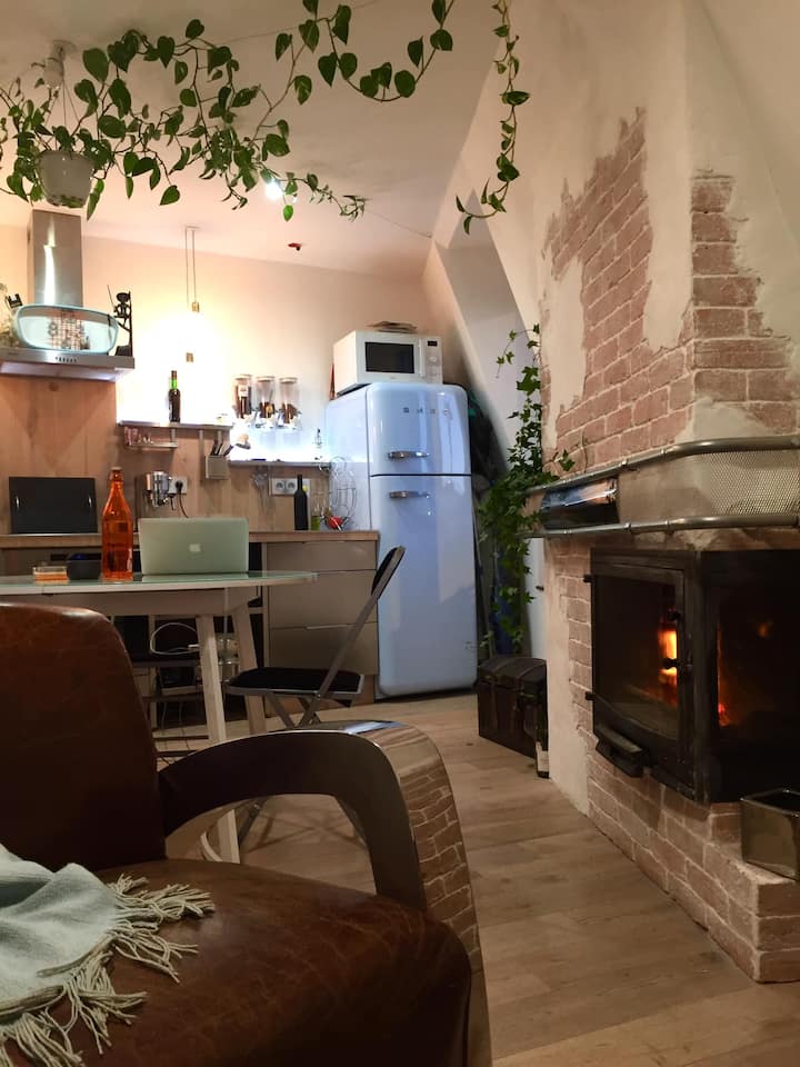 Appartement Cosy Designé,
10min Du Centre De Paris - Saint-Denis, France