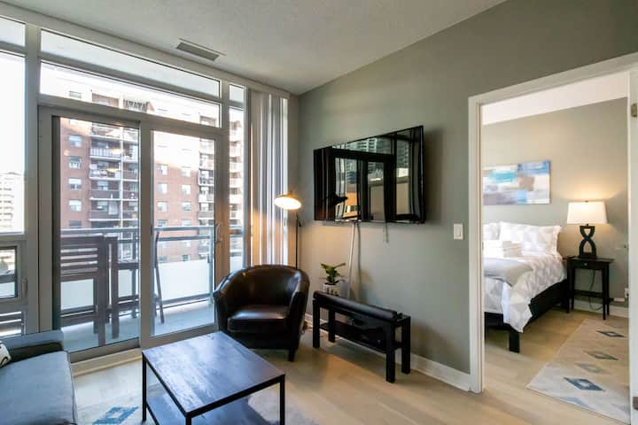 Modern 1bd/2bth + Den Condo In Midtown Toronto - Toronto, ON