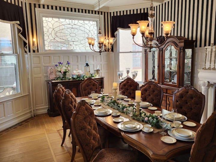 The Wedding Cake House - A Mansion On Main - Danville, VA