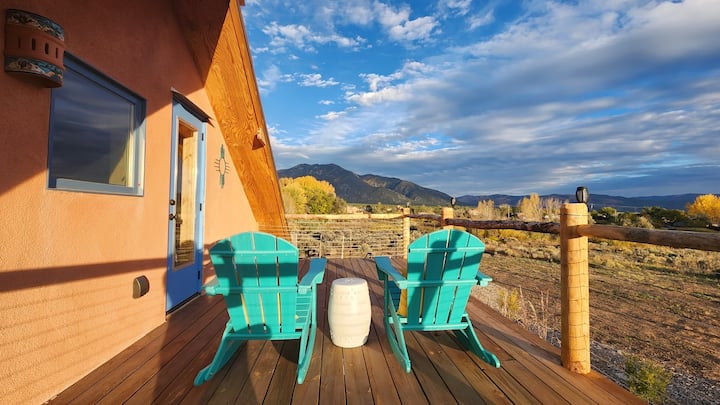 Casa De Toros Taos -Hot Tub, Mountain Views & More - Taos Ski Valley, NM