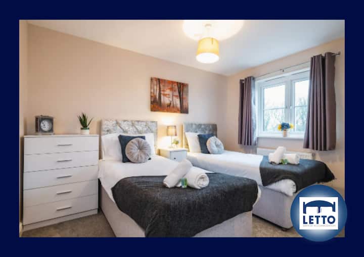 Work Stay House I Parking I Fast Wifi I Sleeps 8 - Peterborough