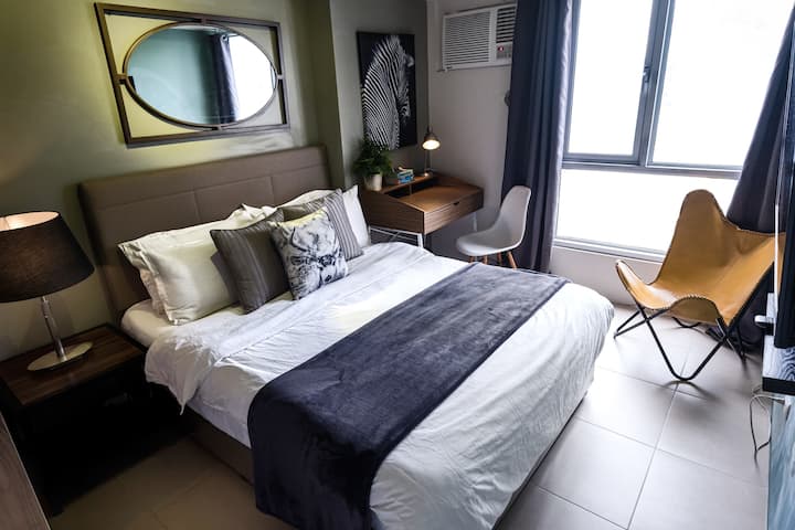 Uptown Bgc For Long Stays, 1br + Gym + Pool - Taguig