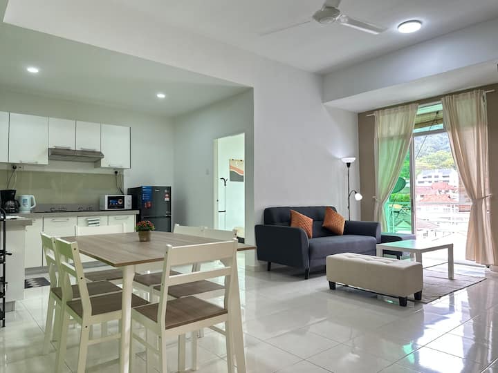 Breezy 3br @ Walk To Gurney Drive @Wifi @Ac - Penang
