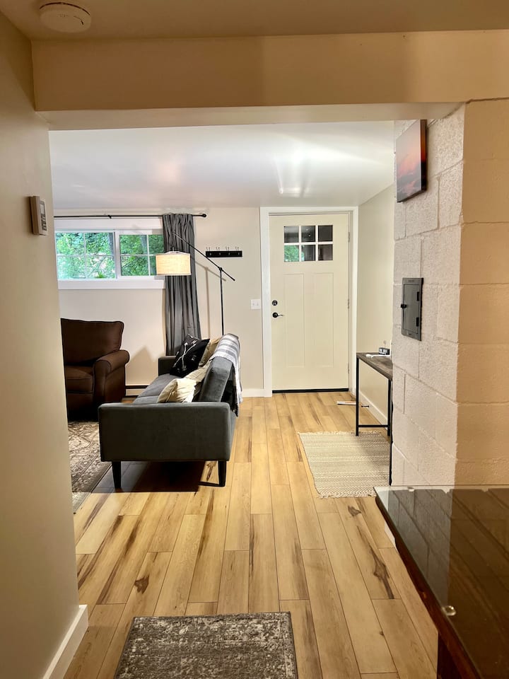 The Olive Bungalow Off Of Main St In Saranac Lake - Saranac Lake, NY