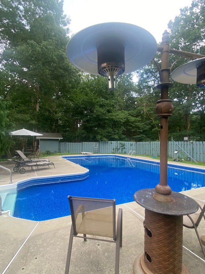 Your Home Away From Home! Heated Pool! Hot Tub! - Brick Township, NJ