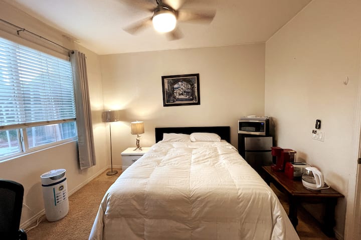 Convenient, 4k Tv, New Appliances - Riverside, CA