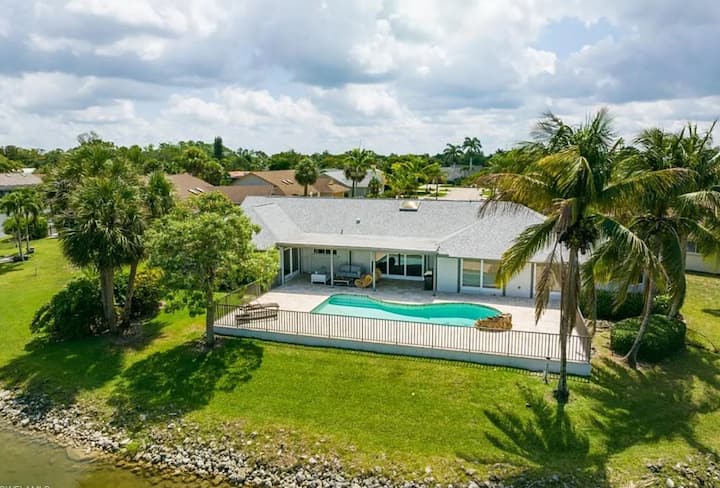 Private Lakefront Estate With Pool - Naples, FL