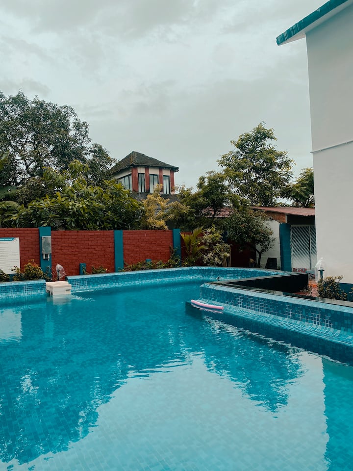 Group/family Home-kitchen, Swimming Pool-honeydew7 - Goa