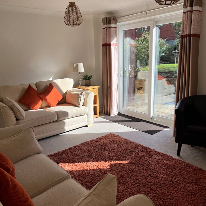 House In Swanage With Stunning Hill Views - Swanage