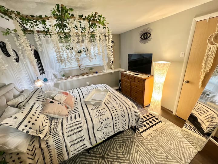 Secret Boho Escape - Rowan University, Glassboro