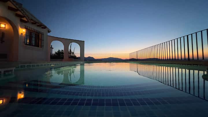 Villa Med Spektakulær Panoramautsikt I Monte Pego - Pego