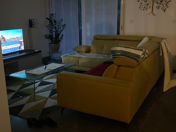 Agréable Chambre D’hôte Dans Maison Neuve - シャンベリー