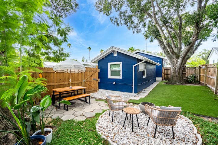 Pelican's Nest - Pet Friendly - St. Petersburg, FL