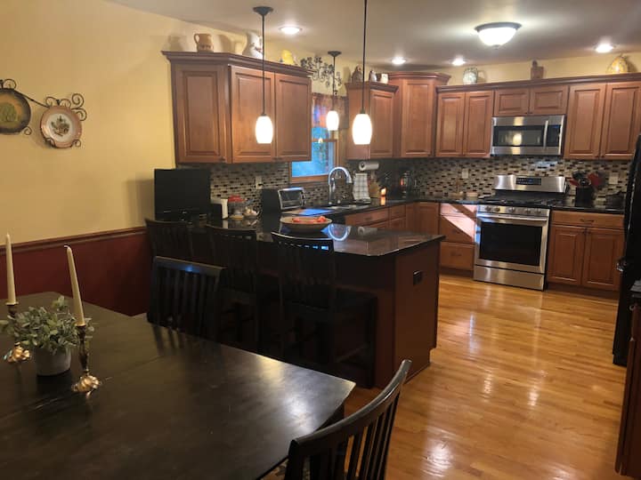 Full Home In Apple Country - Beacon, NY