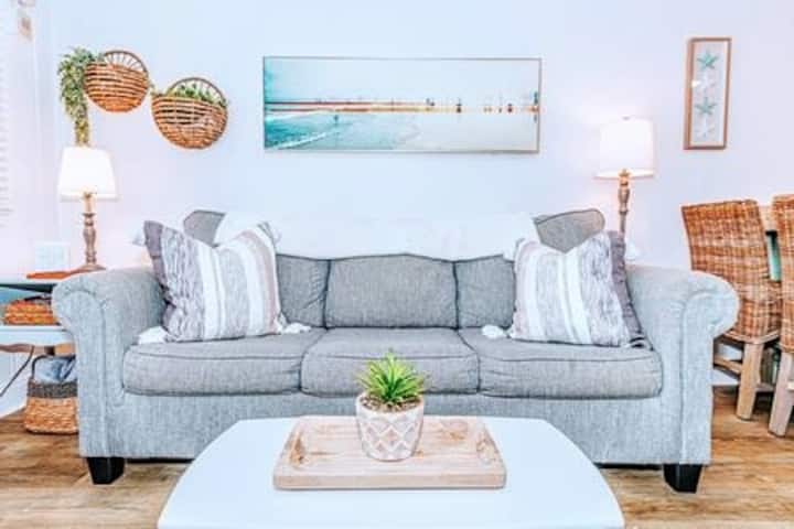 Cozy 1st Floor Condo W/pool-beach Just Steps Away! - North Myrtle Beach, SC