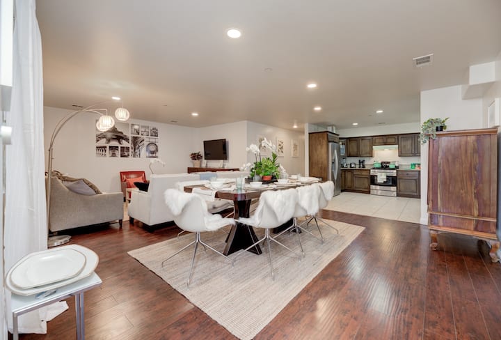 3 Bedroom Spacious House Near Usc Free Parking - Los Angeles, CA