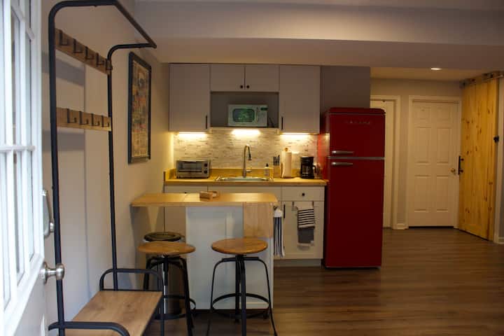 Newly Renovated Chic Basement Apartment - Ashburn, VA