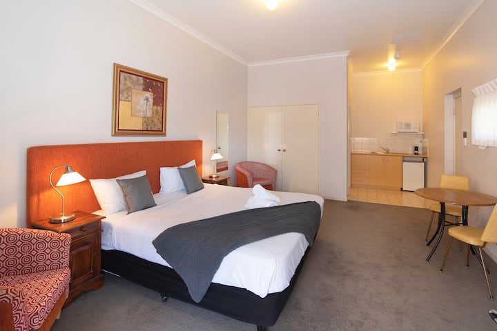Greta - Central Studio Apartment, Stroll To Shops - Margaret River