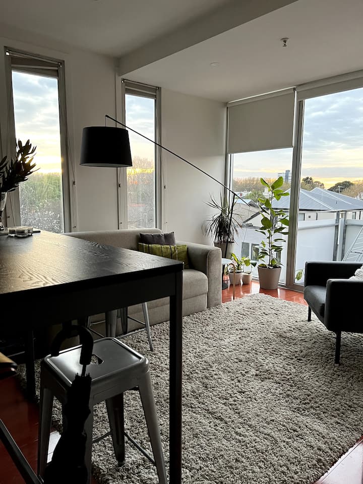 Sunny One Bedroom City Escape With Free Parking - St Kilda