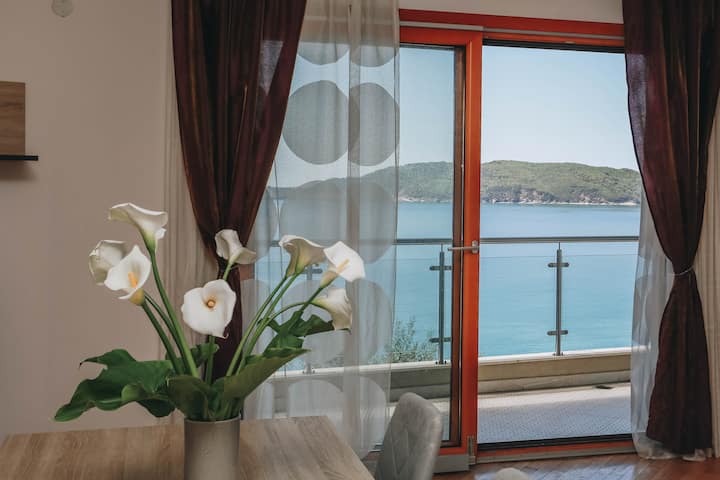 Apartment Clever Rafailovici With Sea View - Montenegro