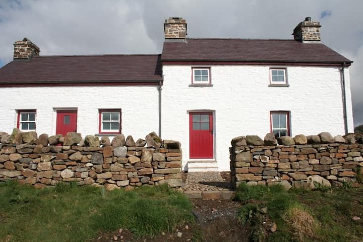 Mountain Lodge - Secluded Cottage, Amazing Views! - Burry Port