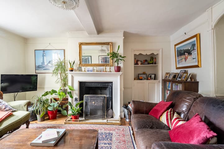 Bedroom In Servants Quarters In Historic House - Chelmsford