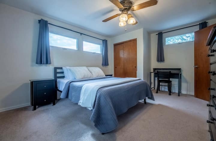 *Sweet Retreat*-center Of It All - Peoria