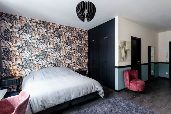 Luxurious Studio Lively Area - Bruselas