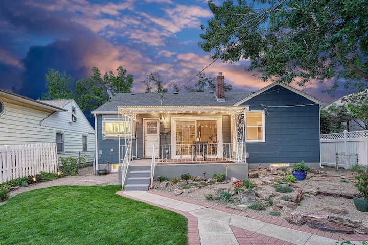 Lovely 800sq Ft Fully Equipped Unit Near Downtown - Colorado Springs, CO